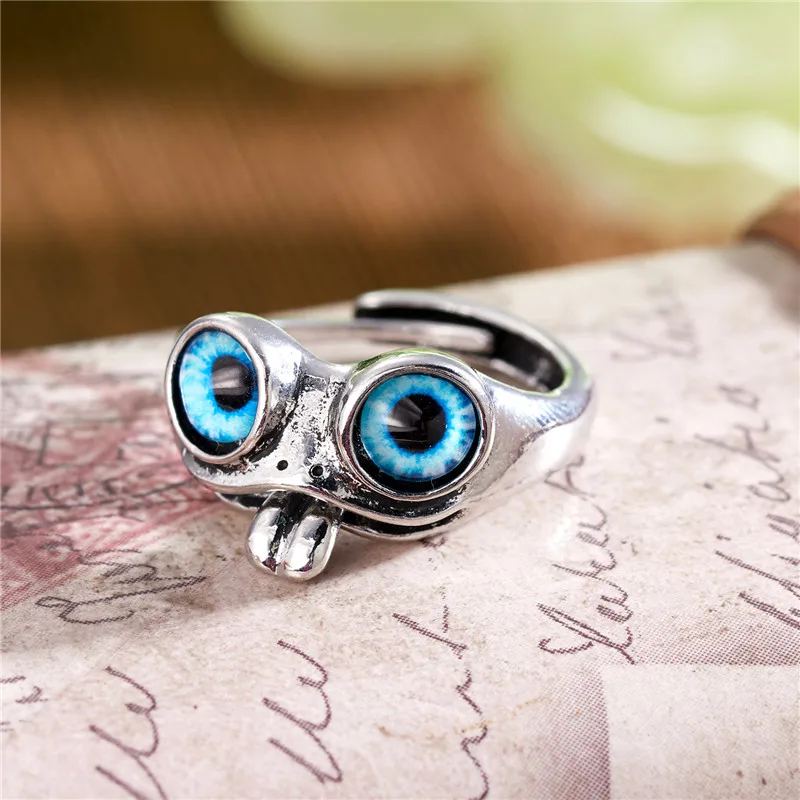 Cute Tongue Out Frog Vintage Silver Rings - frog-ring.com